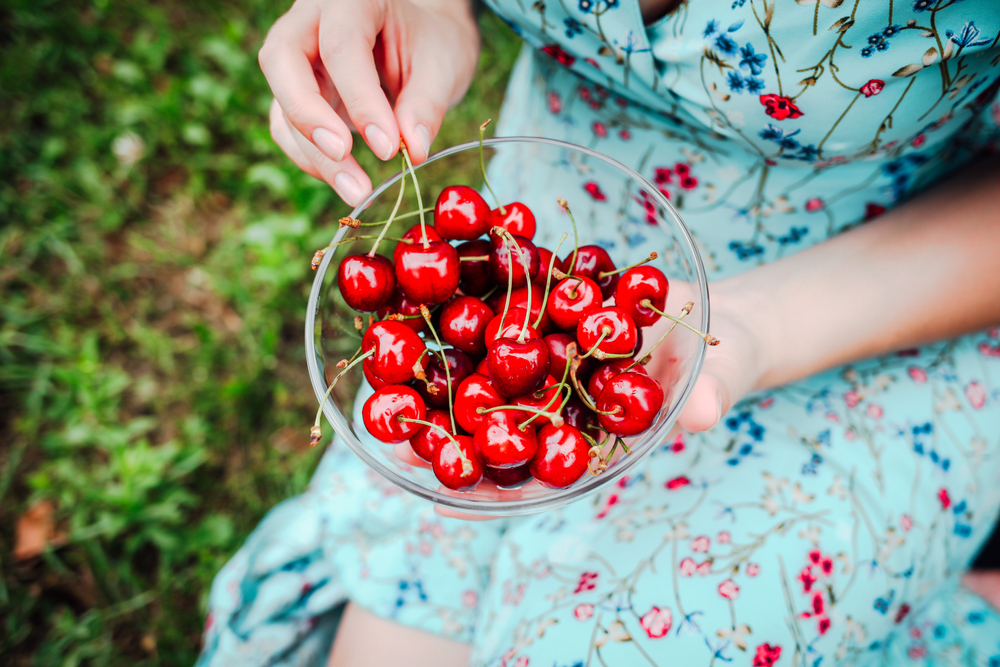 The Benefits of Eating Cherries: Nutritional Advantages and Health Impacts