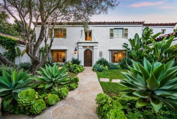 15 Remarkable Front Yard Makeover Ideas