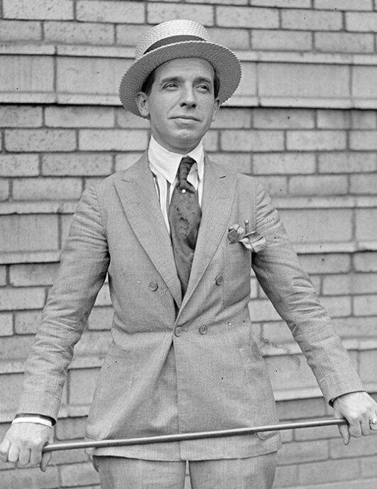 16 Most Famous Con Artists