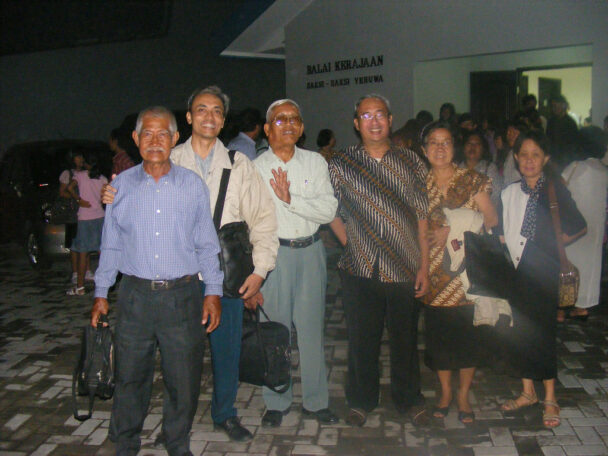 15 Things You Need to Know About Jehovah's Witnesses