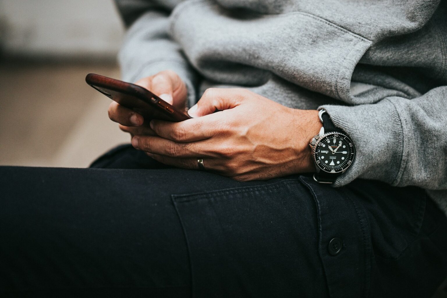 15 Signs Your Spouse Is Hiding Something From You