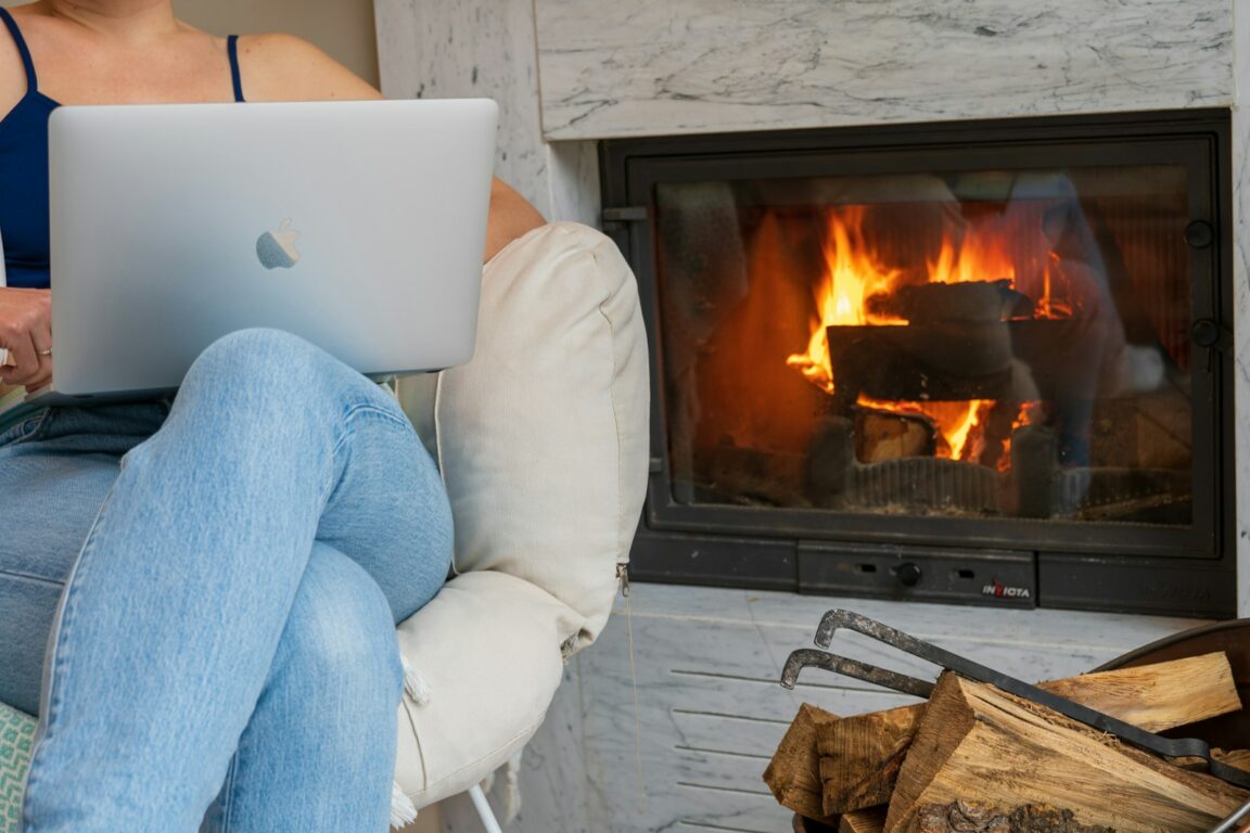 15 Red Flags in Online Dating Profiles You Should Never Ignore