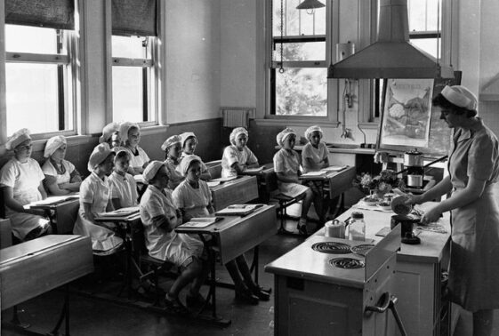 20 Things 1940s Women Had To Do That Wouldn’t Fly Today