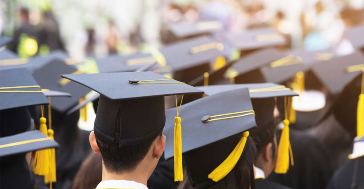 17 Signs of an Uneducated Person
