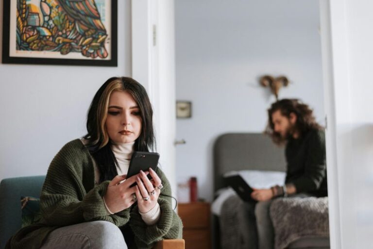 7 Respectful Ways to Ask for Space in a Relationship and Still Keep ...