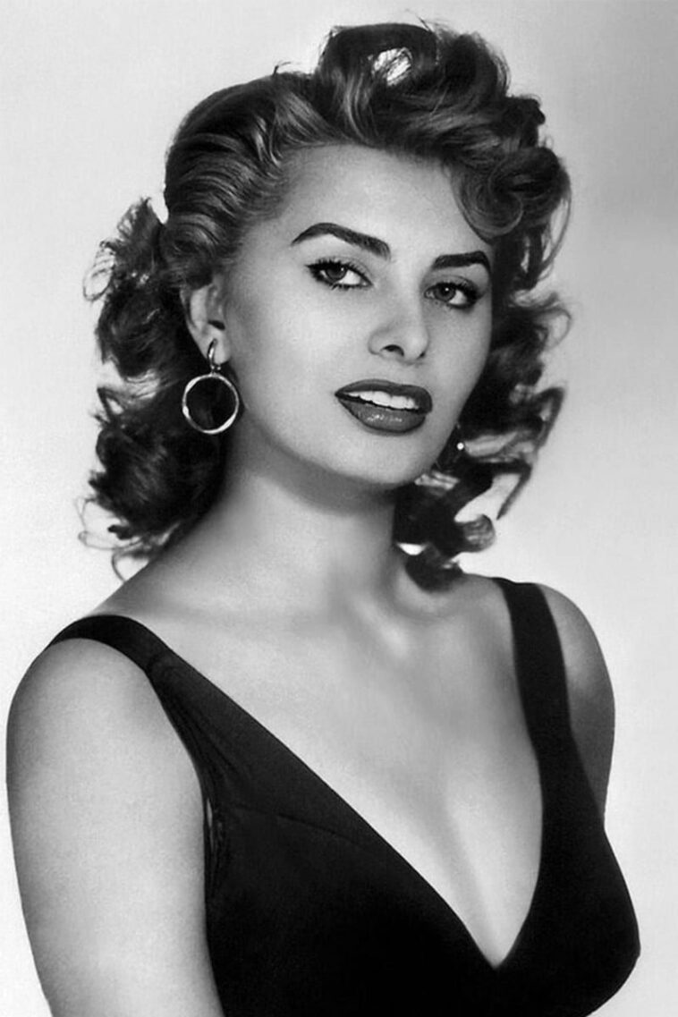13 Most Glamorous Old Hollywood Actresses Who Defined An Era