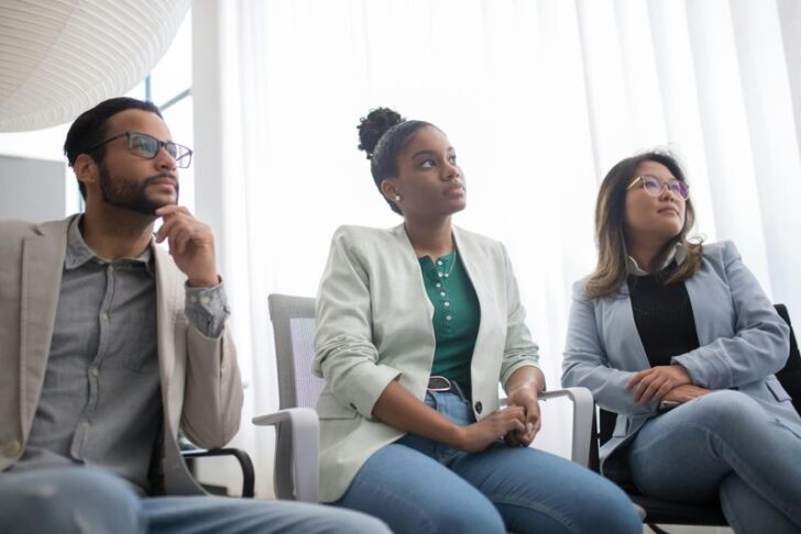 7 Office Dress Code "Violations" That Got You Sent Home in the '80s—but ...