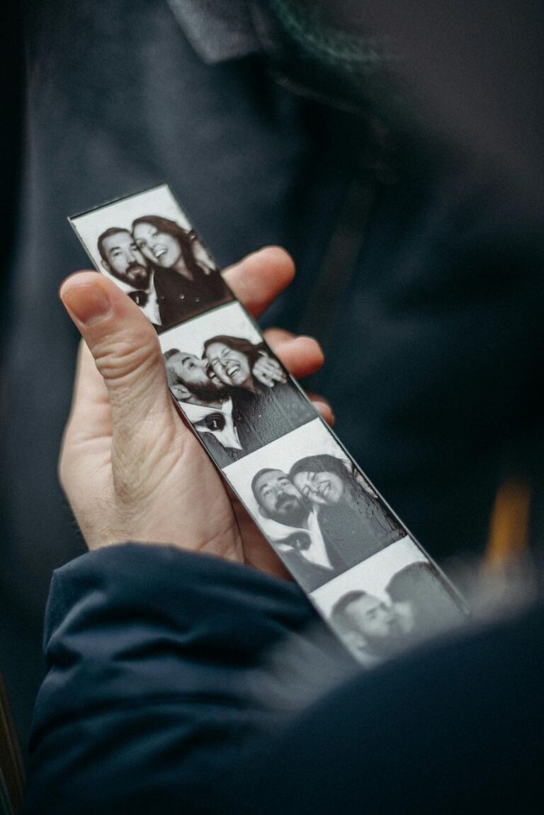 Dating an Alpha Widow? These 9 Subtle Signs Reveal the Truth