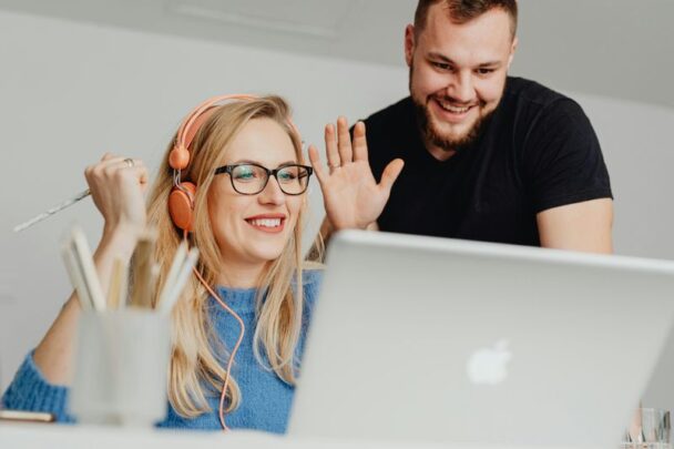 9 Ways Healthy Partners Support Each Other Without Overstepping