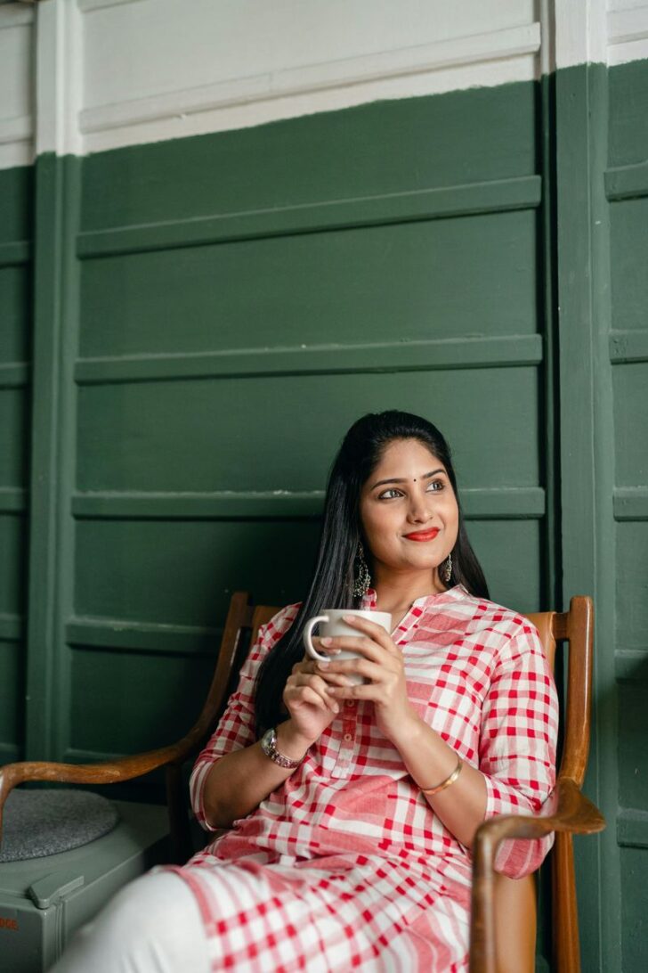 11 Things Women in Relationships Almost Always End Up Doing
