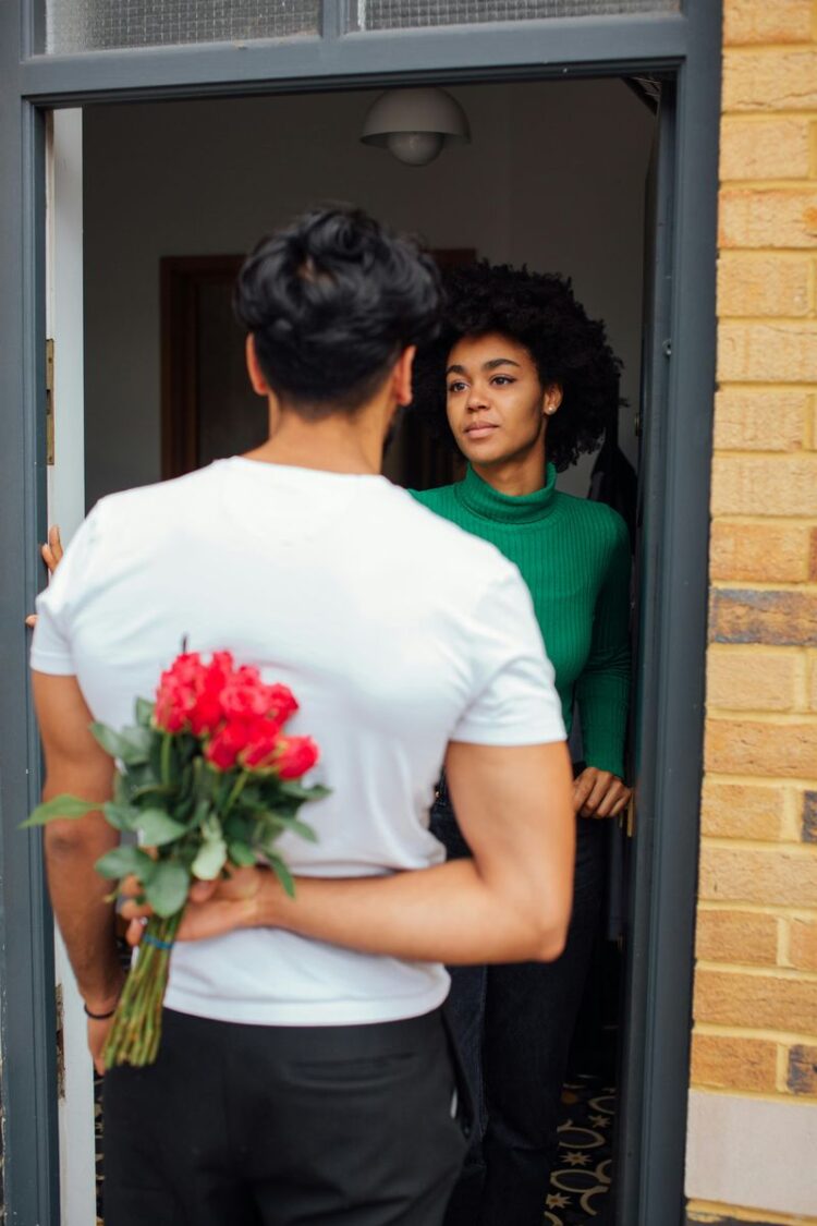 12 Signs the Universe Is Pushing Two People Together