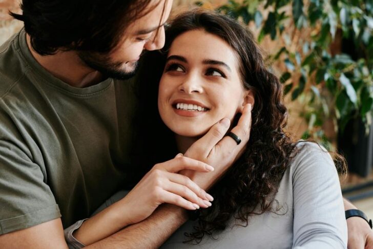 If a Woman Does These 10 Things Without Being Asked, She's Definitely ...