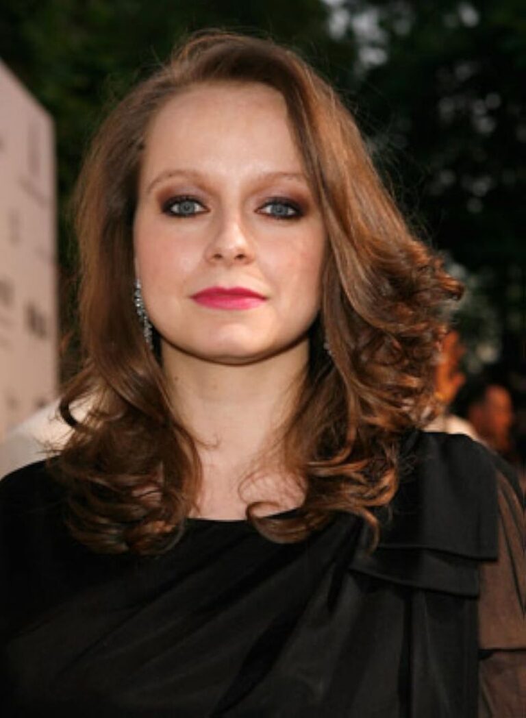 15 Well-Known Celebrities Who Spent Time in Foster Care