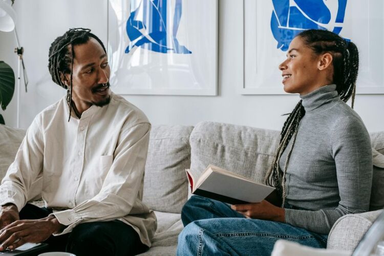These 7 Signs Mean She's Hoping You'll Approach Her