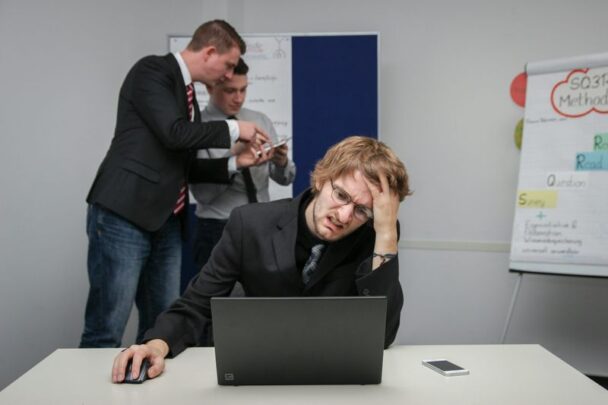 10 Common Phrases People With Poor Work Ethic Tend to Use