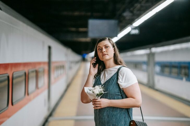 7 Clear Signs He's Only Giving You the Bare Minimum