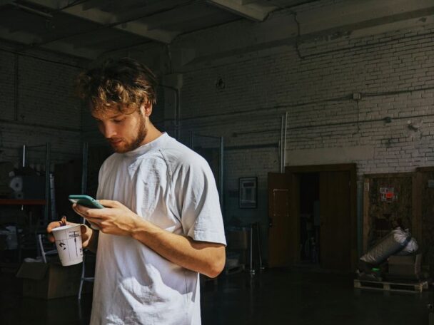 People Who Prefer Texting Over Phone Calls Share These 9 Communication ...