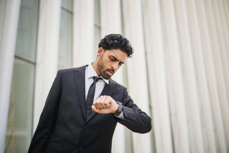 People Who Hate Being Late Share These 9 Control-Driven Personality Traits